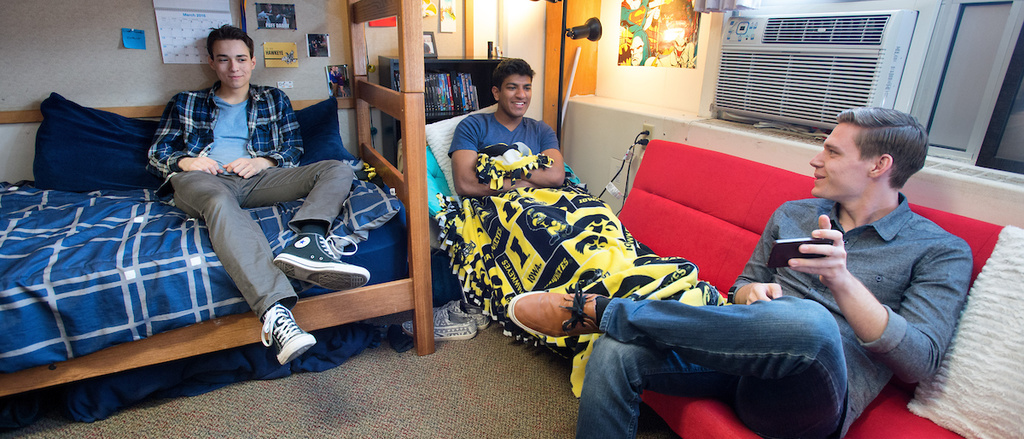 6 Ways to Overcome Conflicts with your Roommate | Division of Student ...