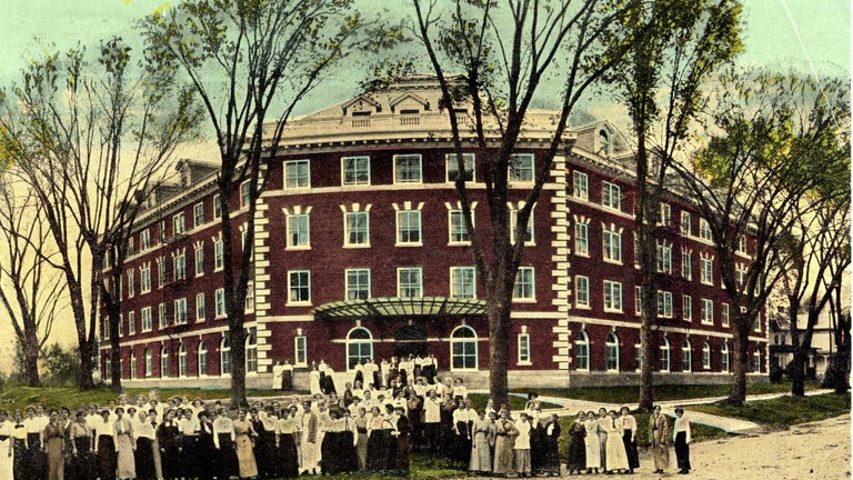 University Housing and Dining | Division of Student Life - The ...